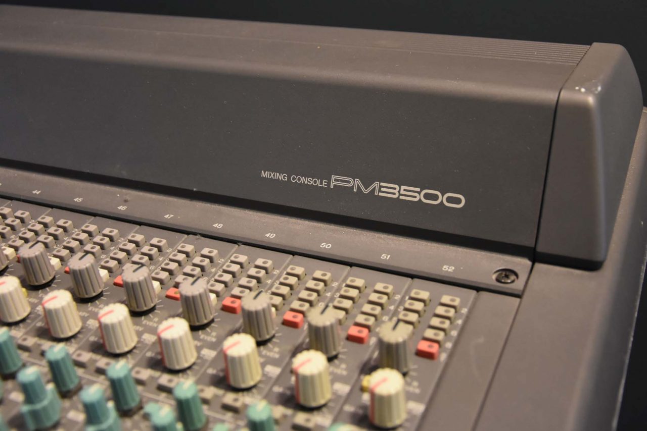 Yamaha PM3500-52 Mixing Console – Gearwise – AV & Stage Equipment
