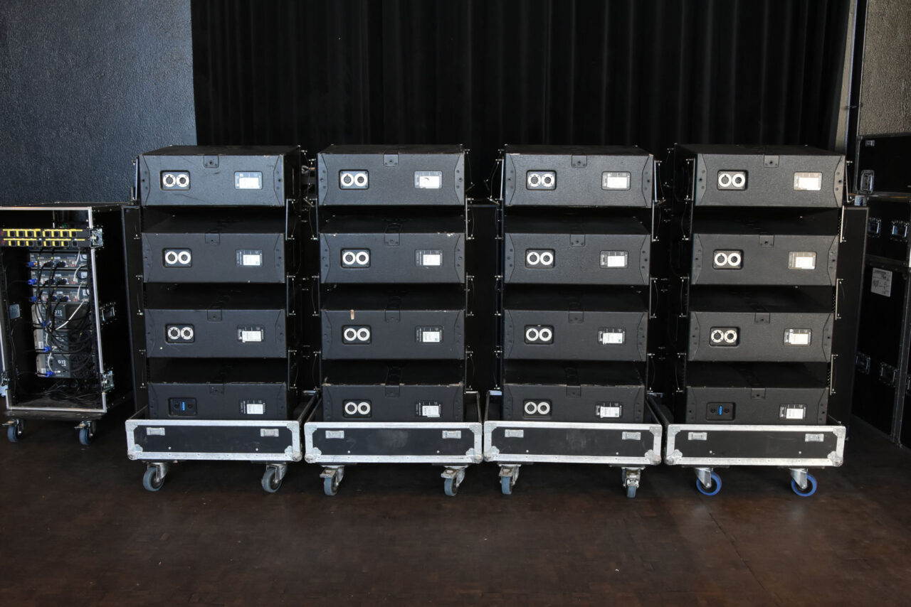 d&b Q-Series 22 Cabinet Line Array System – Gearwise – AV & Stage Equipment
