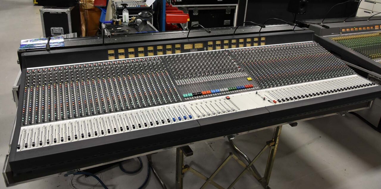 Soundcraft Series FIVE Monitor 56/32 Mixing Console – Gearwise – AV ...