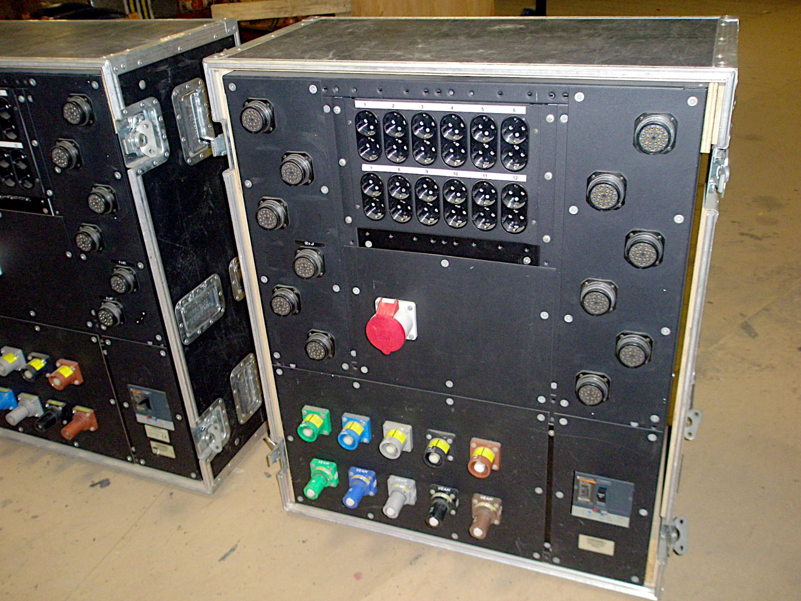 Okero PDU Powerlock in – Gearwise – AV & Stage Equipment