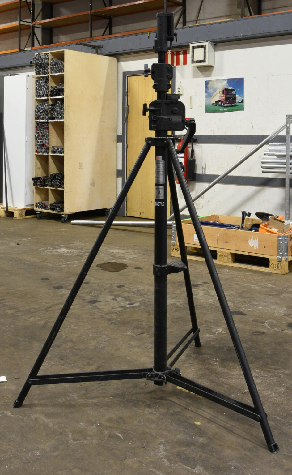 Doughty Easylift T55511 – Gearwise – AV & Stage Equipment