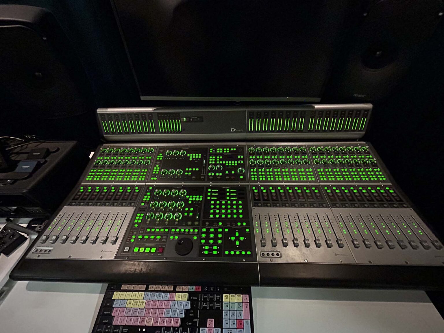 DAW Control surfaces – Gearwise – AV & Stage Equipment