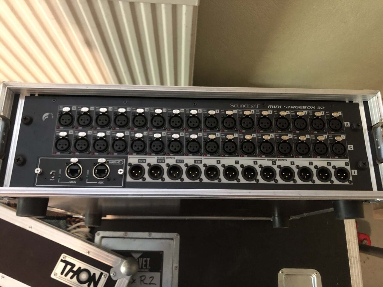 Soundcraft Si Compact 24 system package – Gearwise – AV & Stage Equipment