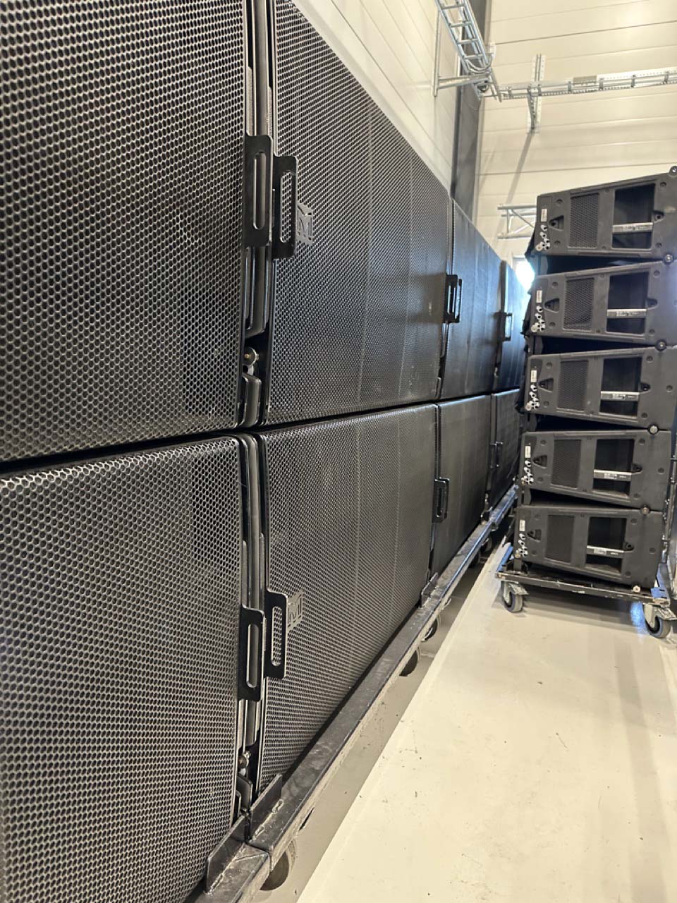 Martin MLA Compact system package – Gearwise – AV & Stage Equipment