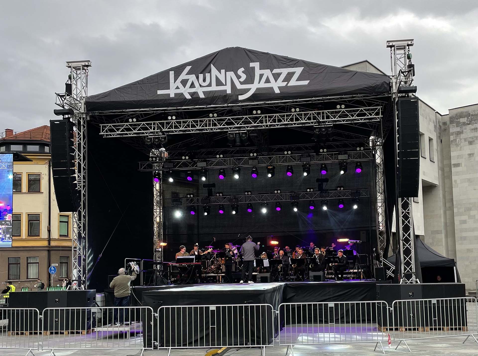 HK Audio Cosmo System Package – Gearwise – AV & Stage Equipment