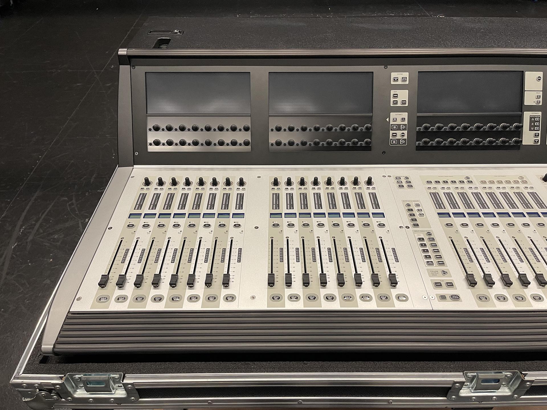 Soundcraft Vi3000 package – Gearwise – AV & Stage Equipment