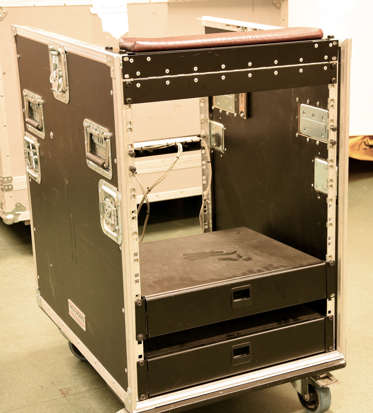 Rack Case 16U w/Mixer Rails – Gearwise – AV & Stage Equipment