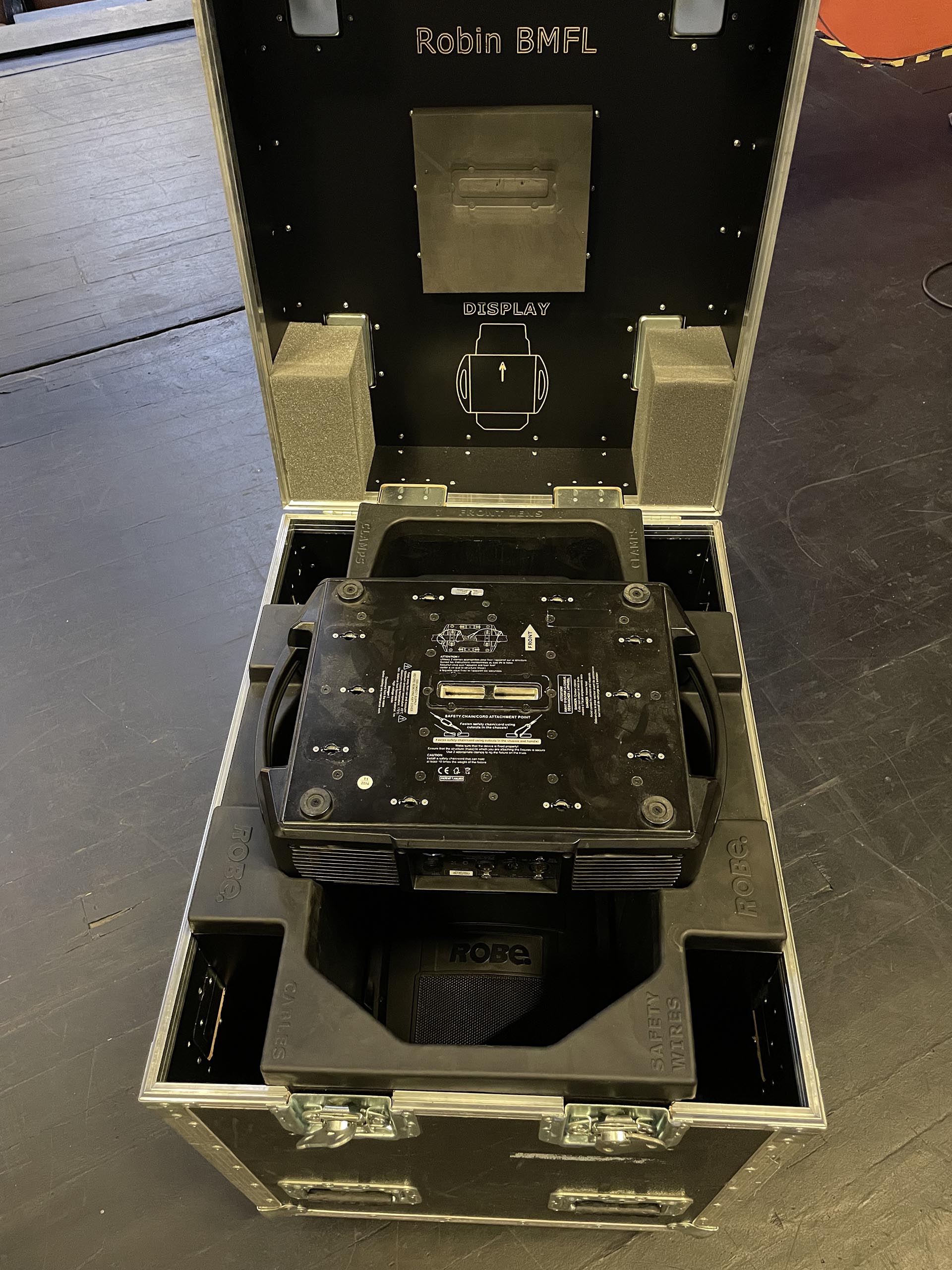 Robe BMFL Spot (6 pcs) – Gearwise – AV & Stage Equipment