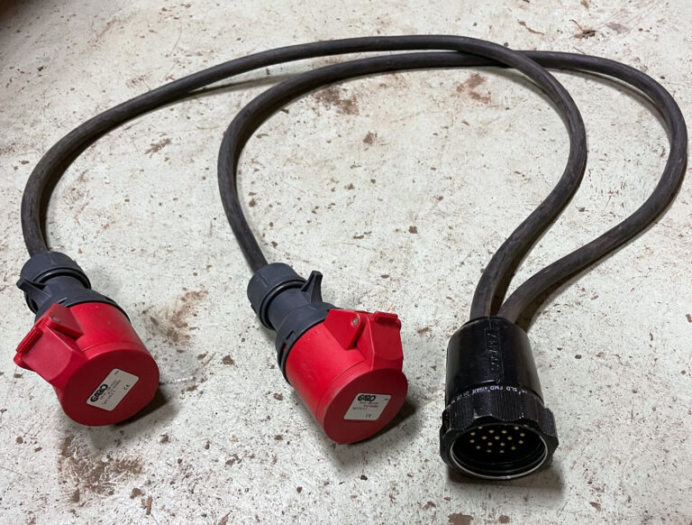 Socapex M breakout 2x CEE F 16A3 – Gearwise – AV & Stage Equipment