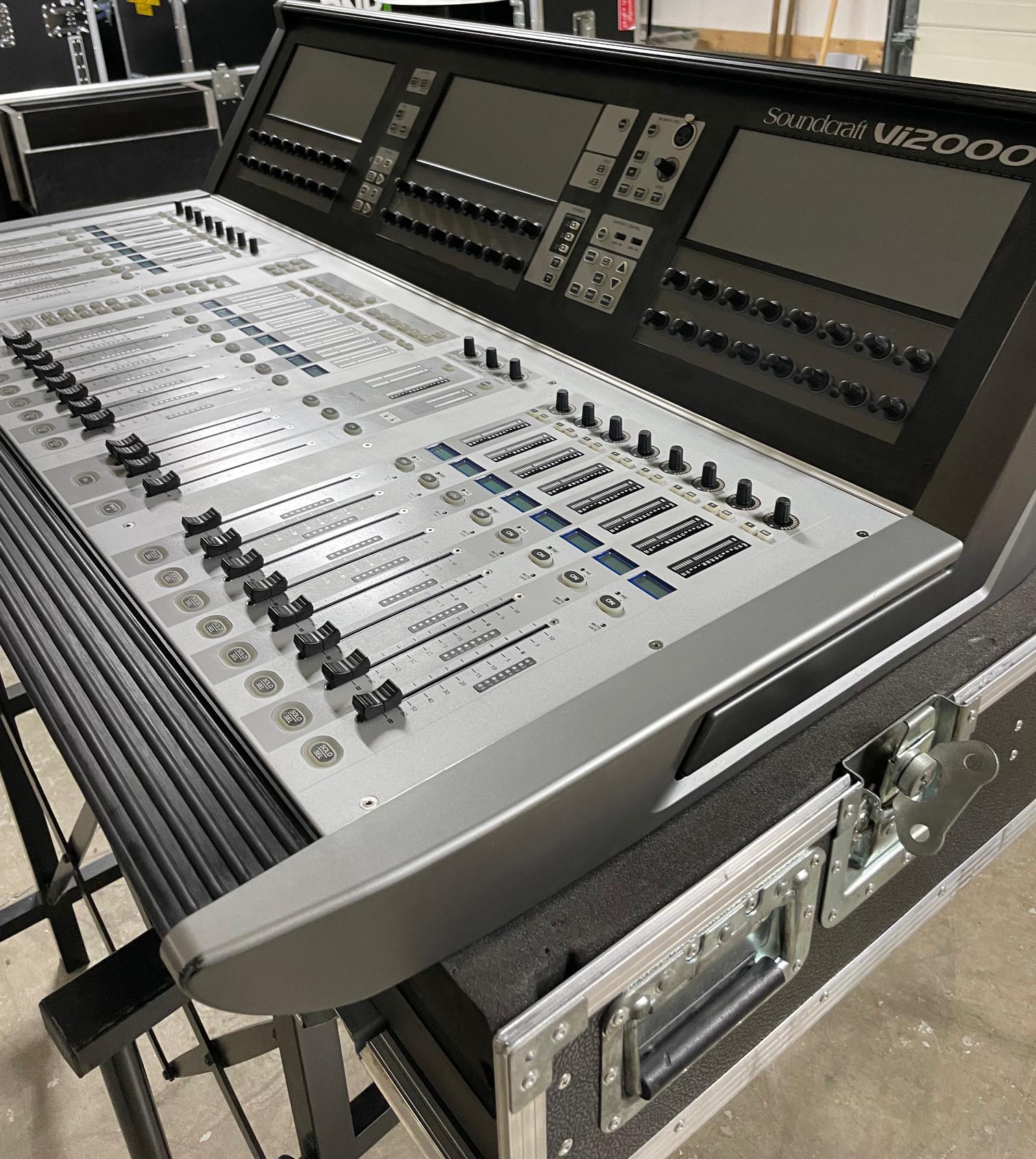 Soundcraft Vi2000 system – Gearwise – AV & Stage Equipment