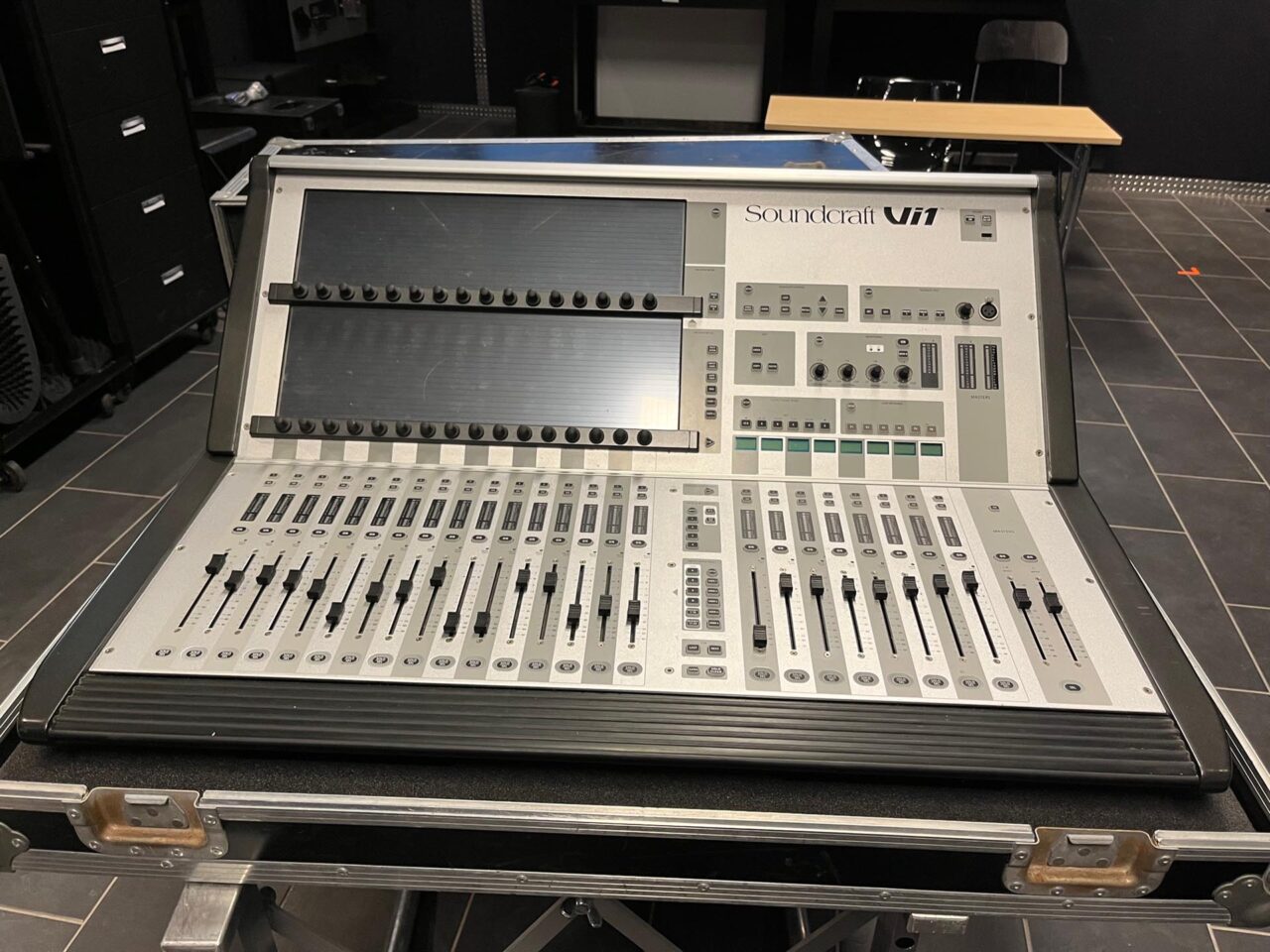 Gearwise – AV & Stage Equipment – Worldwide delivery